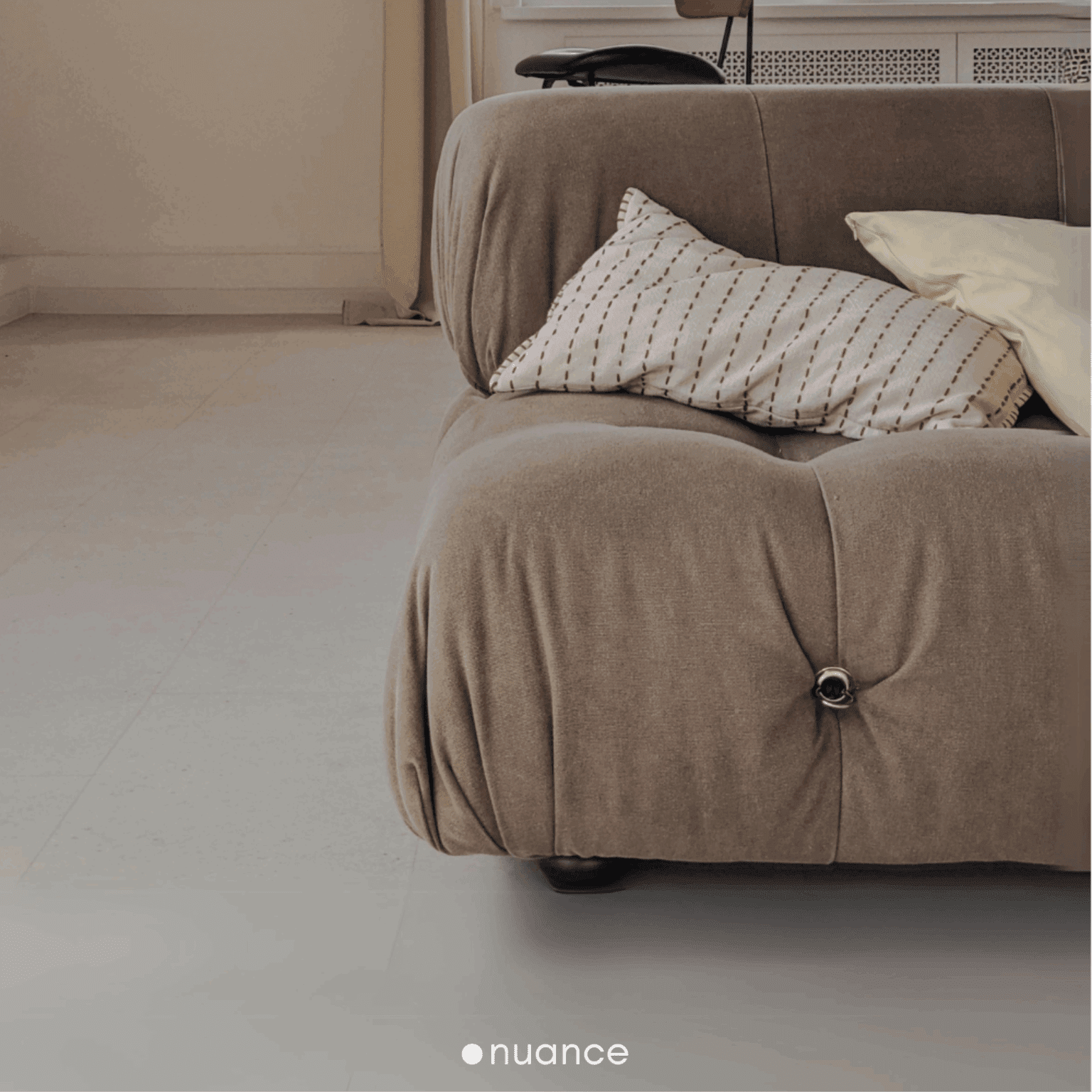 Iconic floor seating - Dotnuance