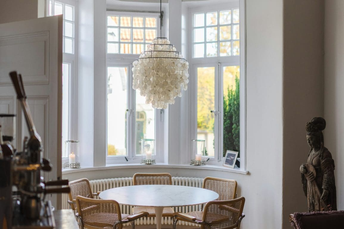 Classic Lounge Chair Dotnuance