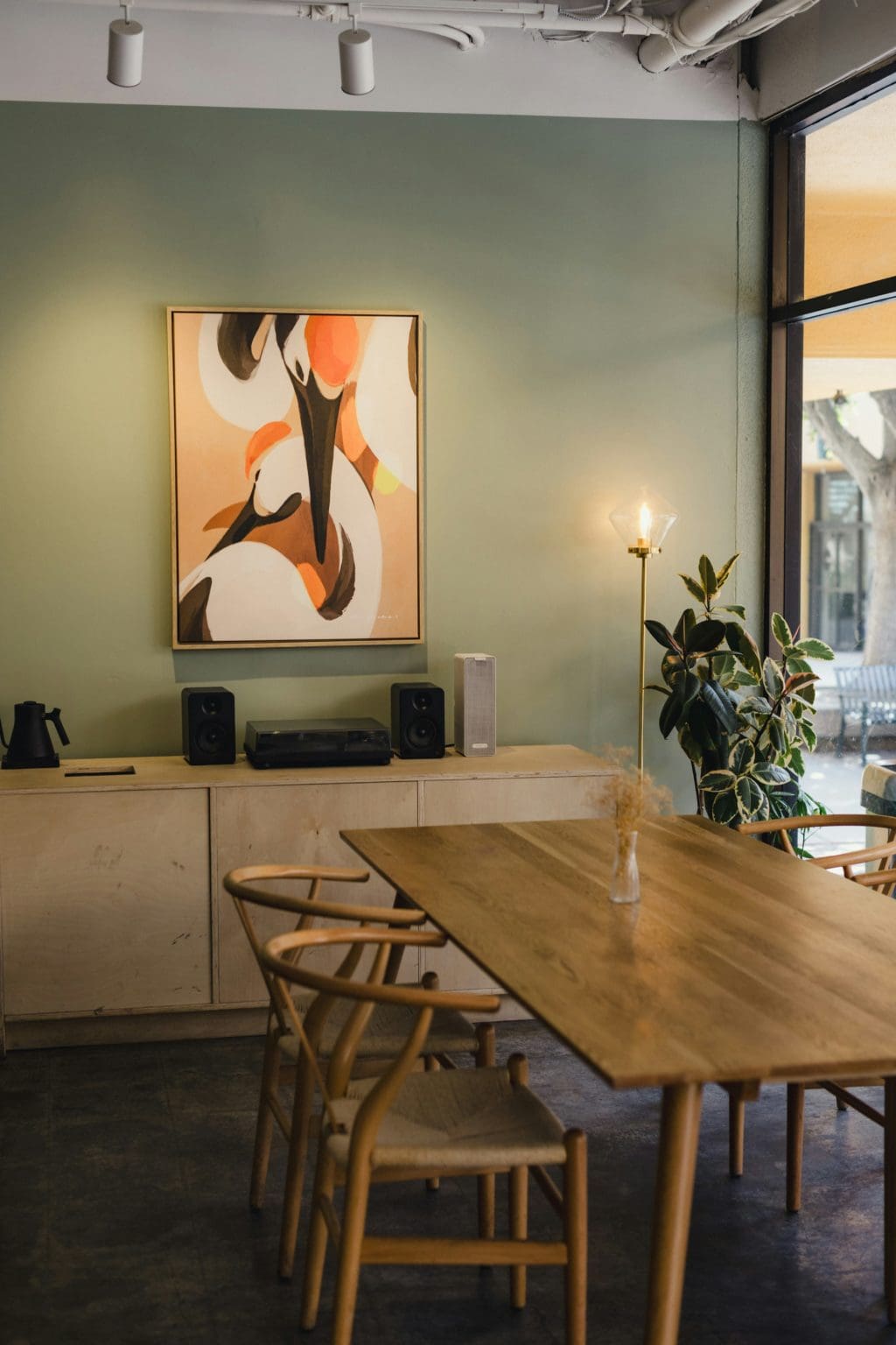 ICONIC DINING CHAIRS - Dotnuance